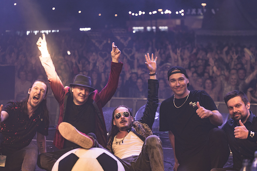 Jonne Aaron celebrará sus 40 años con canciones de Negative en vivo